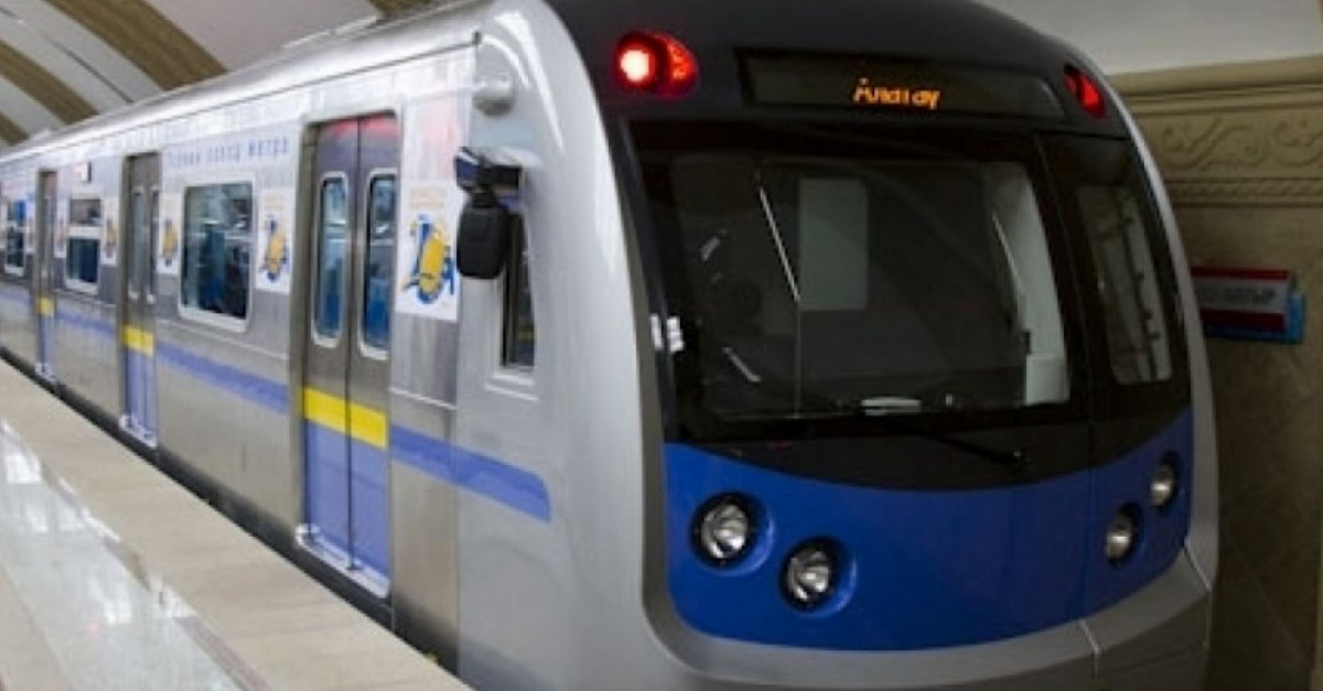 Хотын баруун захаас зүүн зах хүртэл үргэлжлэх метроны тасалбарын үнэ 1000 төгрөг байна · Dorgio.mn