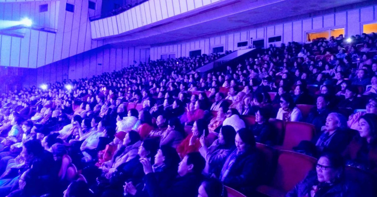 Амьд хөгжмийн гайхамшгийг мэдрүүлсэн Баярлалаа Ээжээ тоглолт амжилттай болж өндөрлөлөө · Dorgio Mn