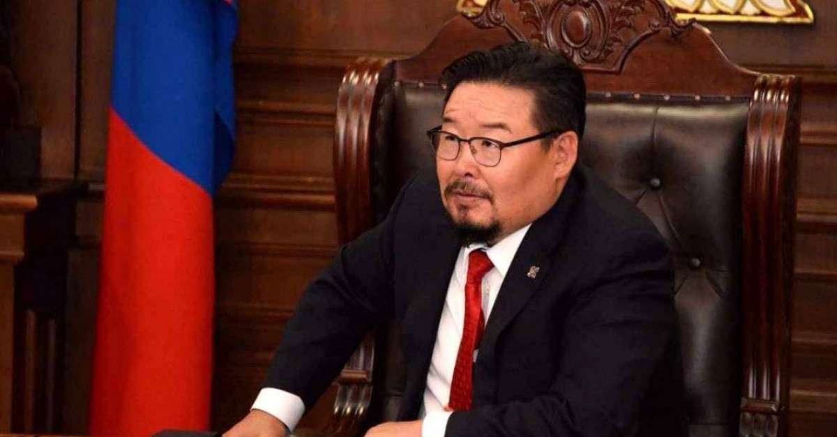 Газар, лицензийн “наймаа”-ны сонсголд бэлдэх ажлын хэсгүүд хуралдахгүй УИХ-ын дарга ууртай байна ...