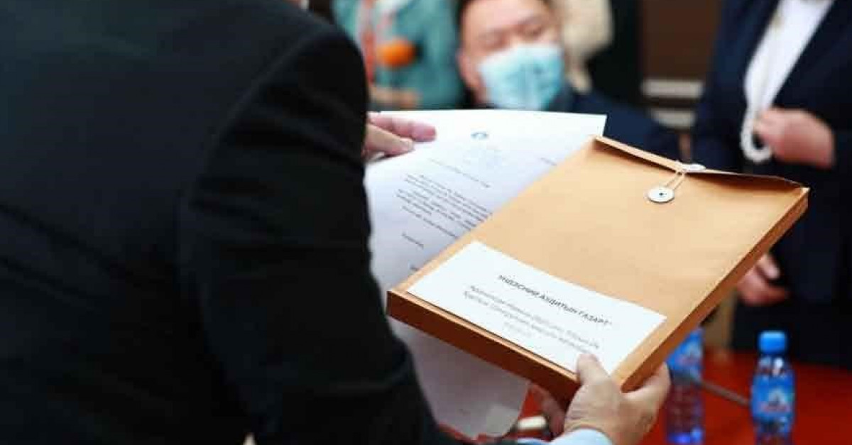 Намуудын мөрийн хөтөлбөр дэлгэгдэнэ, дагуулаад Ерөнхий сайдуудаа зарлана биз дээ · Dorgio.mn