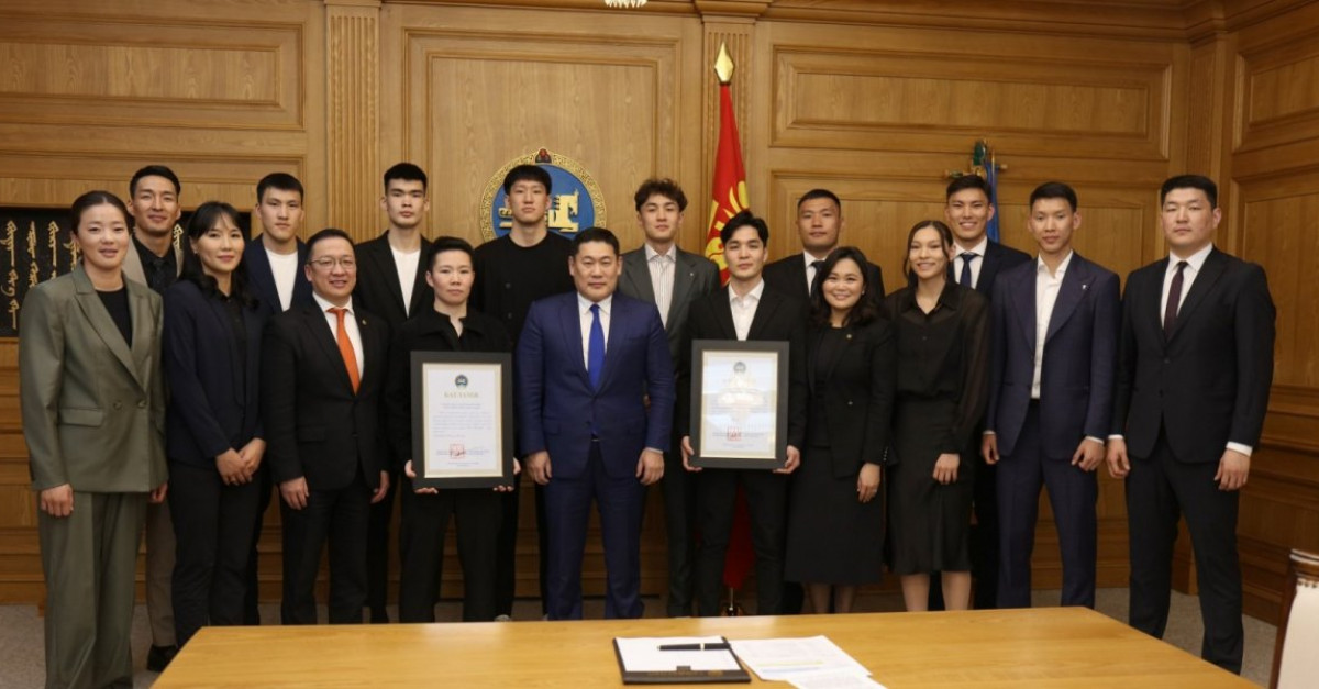 Сагсан бөмбөгийн 3х3 шигшээ баг тамирчдыг “Go Mongolia” элчээр өргөмжлөн батламж гардууллаа ...