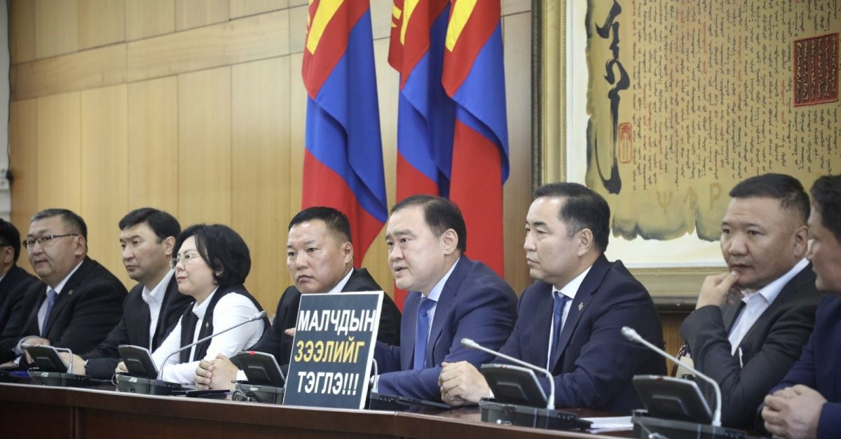 Л.Гантөмөр: Ялагдаагүй Ерөнхийлөгч Х.Баттулгыг УИХ-ын сонгуульд нэр дэвшүүлсэн · Dorgio.mn