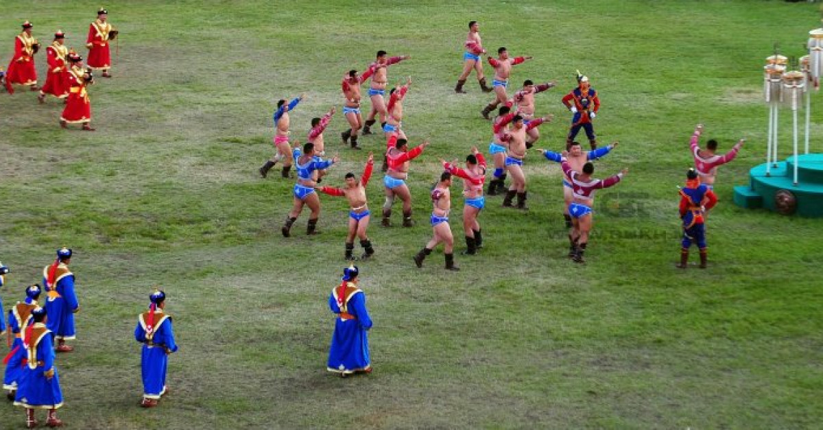 Наадмаас өмнө Ерөнхийлөгч зарлиг гаргаж бөхчүүдийн цол чимгийг нөхөн олгоx Yy · Dorgio Mn