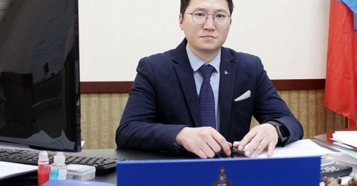 Д Бат Эрдэнэ Хэн нэгний постыг шэйрлэхийн тулд Сонгуулийн ерөнхий