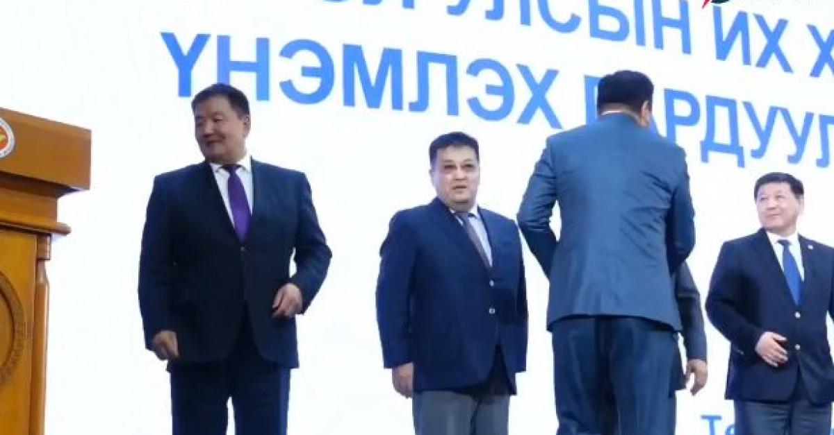 УИХ-ын 126 гишүүний үнэмлэхийг олголоо · Dorgio.mn