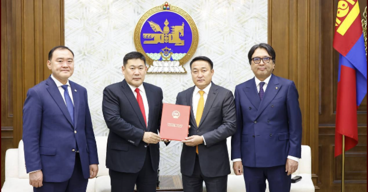 Засгийн газрын 2024-2028 оны үйл ажиллагааны хөтөлбөрийн төслийг Улсын Их Хуралд өргөн мэдүүлэв ...