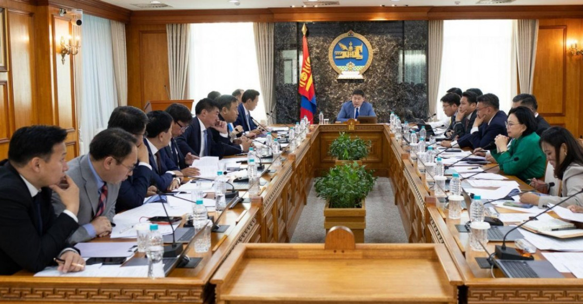 “Чи сайхан хоолны нэр хэлээд бай. Би савхдаад байя” гэдэг шиг Засгийн газрын мөрийн хөтөлбөр ...