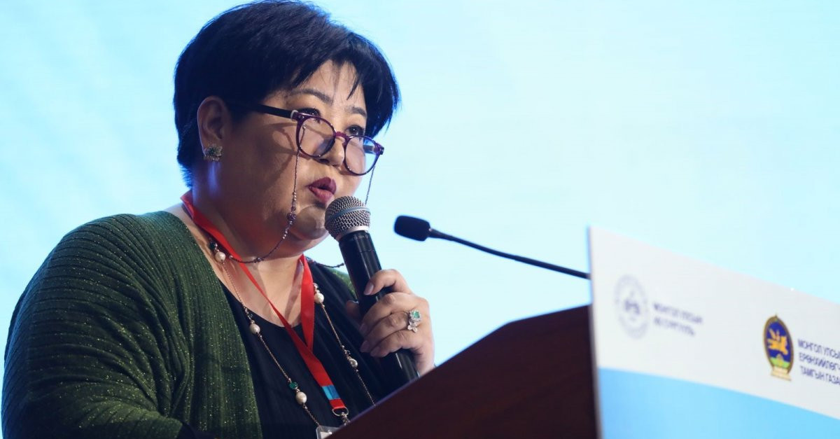 Э.Содонтогос: Уран зохиолын бүтээлийг бүтнээр нь хэдэн арван саяар орчуулдаг · Dorgio.mn