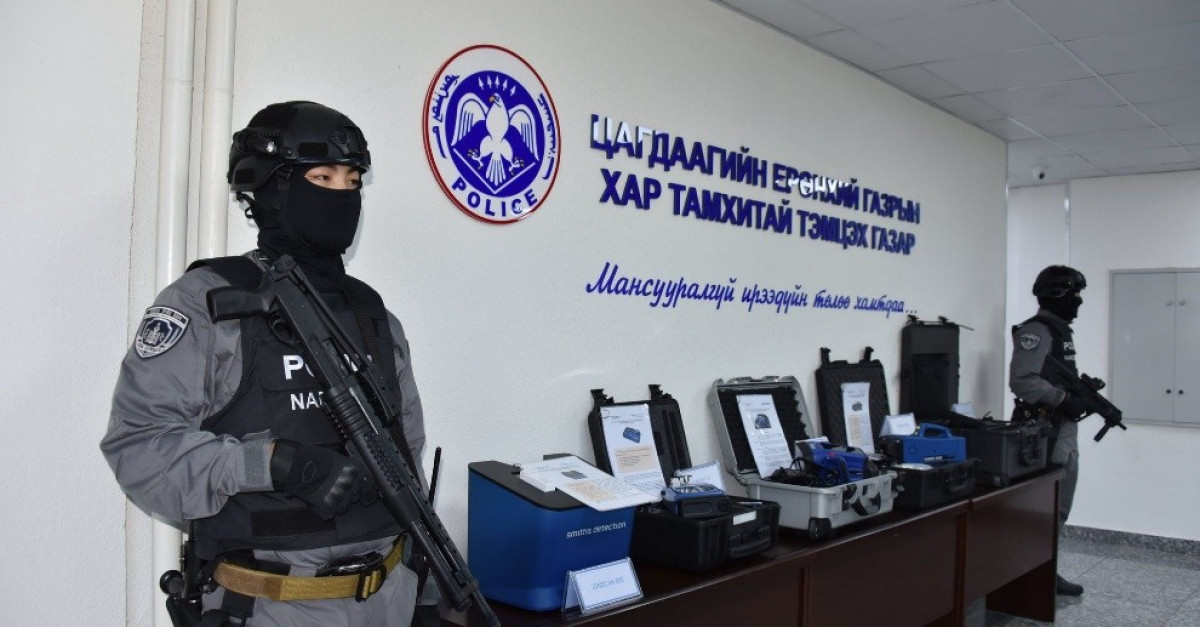 Мансууруулах төрлийн 17кг ургамал тээвэрлэж явсныг илрүүллээ · Dorgio Mn