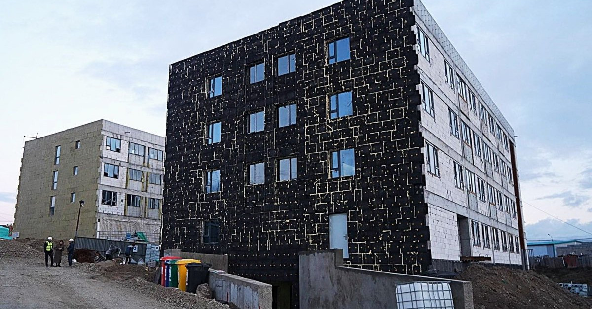 Баянхошуунд баригдаж байгаа 110 айлын орон сууцыг оноос өмнө ашиглалтад оруулна · Dorgio.mn