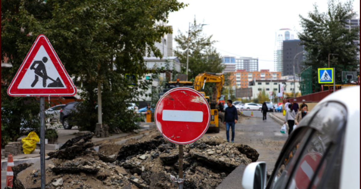 Улаанбаатарын гурван байршилд зам засварын ажил үргэлжилж, өнөөдөр орой дахин хоёр замын ...