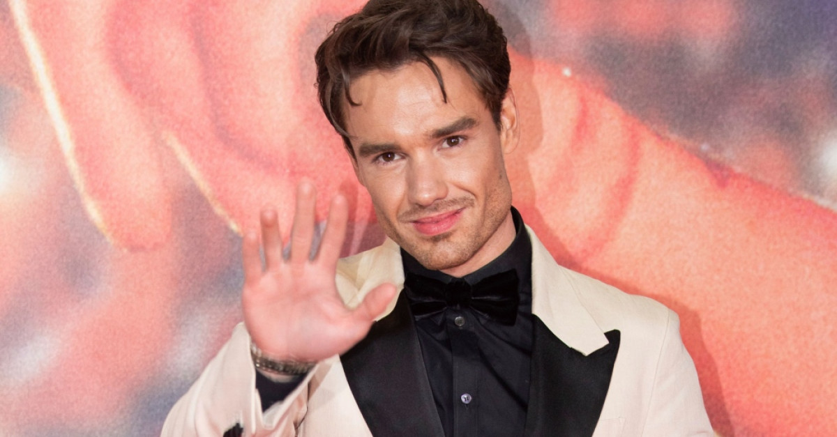 “One Direction” хамтлагийн гишүүн Лиам Пэйн зочид буудлын тагтнаас унасны улмаас амиа алджээ ...