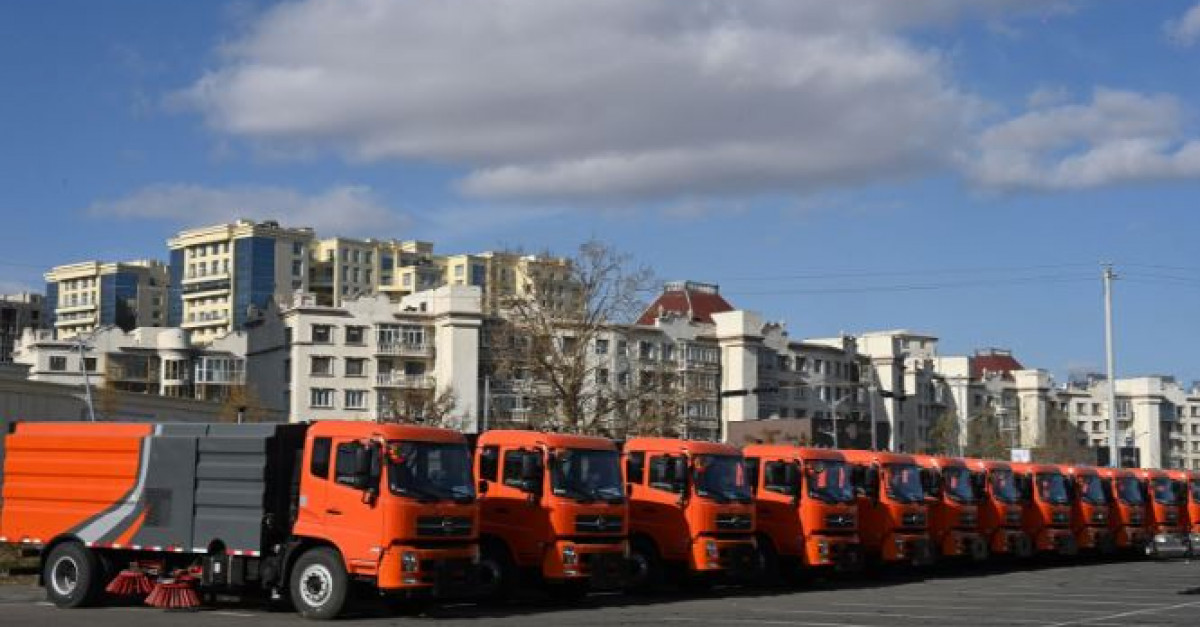 Хятадад үйлдвэрлэсэн зам талбайн цэвэрлэгээний 33 машиныг НИЙСЛЭЛ ...