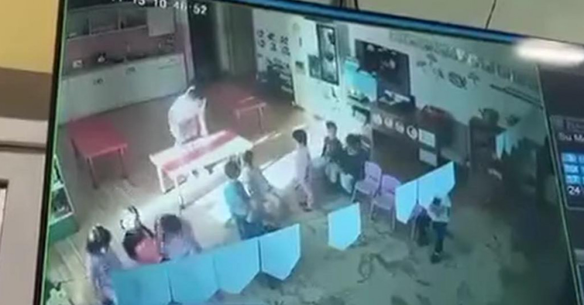 Цэцэрлэгийн туслах багш хүүхдийг удаа дараа зоджээ · Dorgio Mn