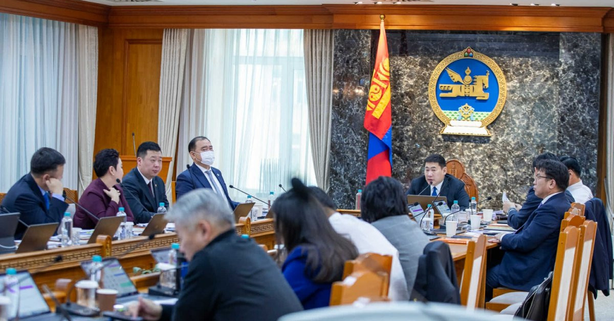 Хэний ч хөдөлгөж зүрхлээгүй ураны төсөл Л Оюун Эрдэнийн үед л хэрэгжих нь дээ · Dorgio Mn