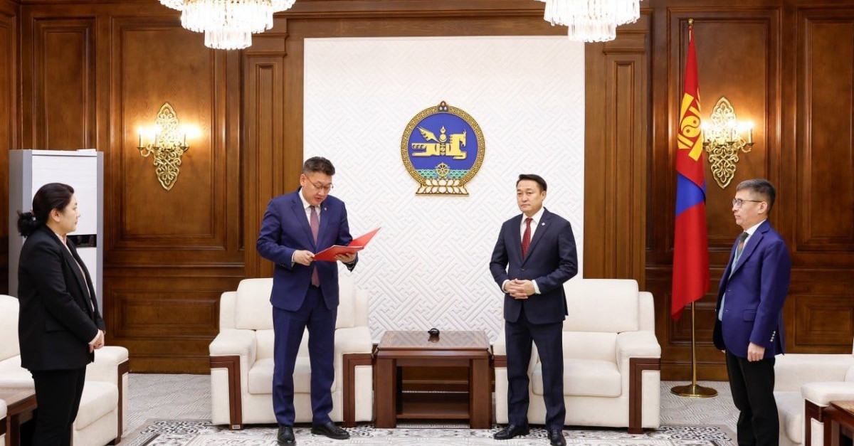 Монгол Улсын 2025 оны төсвийн тухай хуульд нэмэлт оруулах тухай хуулийн төслийг УИХ-д өргөн ...