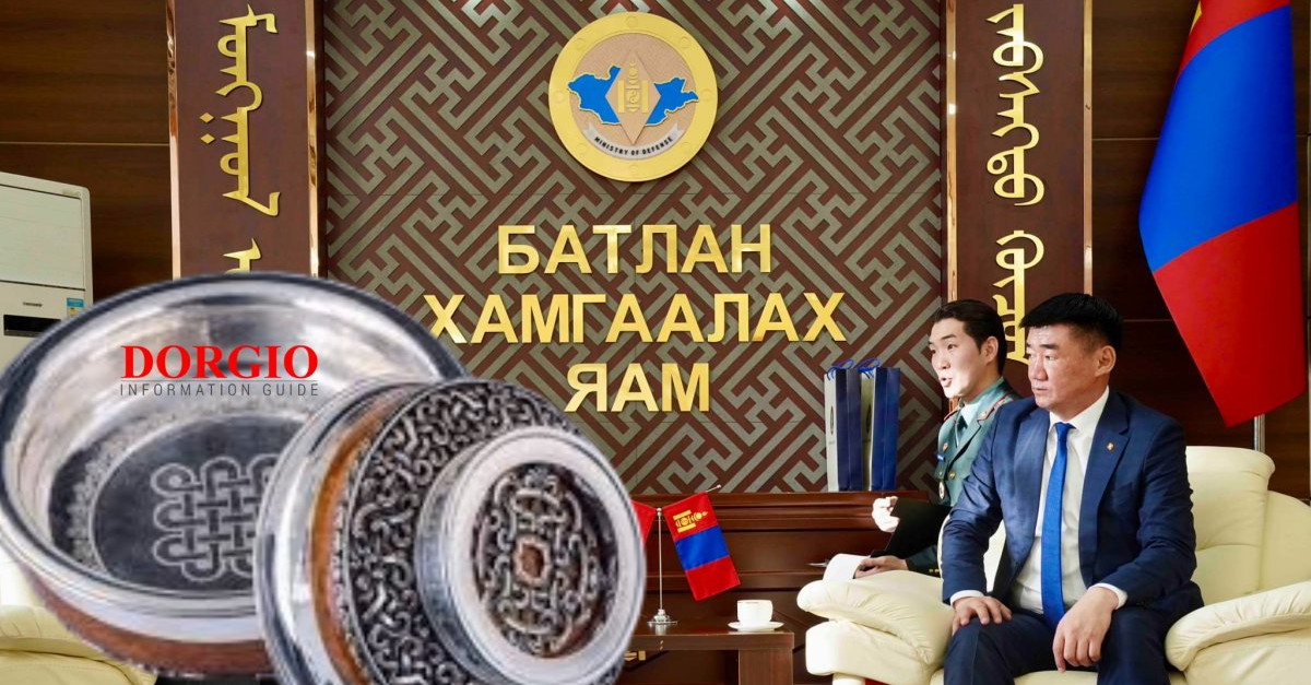 Батлан хамгаалахын сайд С. Бямбацогт:Надад болон нэр бүхий хүмүүст мөнгөн аяга гардуулах тушаал ...