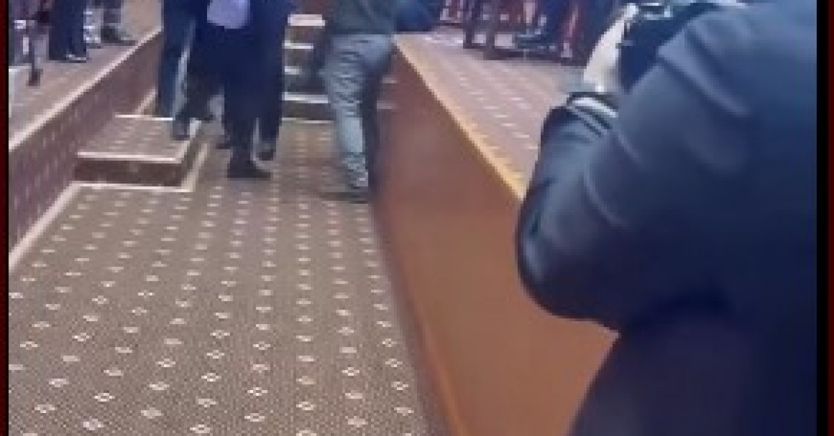 Хуулийн төслийн хэлэлцүүлгийн үеэр маргалдсан иргэдийн үйлдлийг шалгаж байна · Dorgio Mn