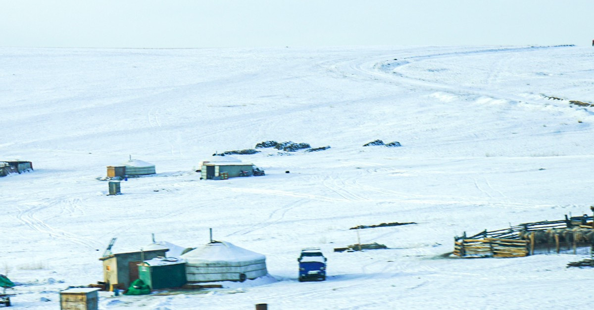 Ирэх баасан гарагаас цочир хүйтэрч -40 хэм рүү дөхөж, цас орно · Dorgio.mn