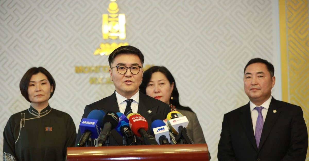 НӨАТ-ЫГ 5 ХУВЬ БОЛГОХ ХУУЛИЙН ТӨСЛИЙГ ӨРГӨН БАРИЛАА · Dorgio.mn