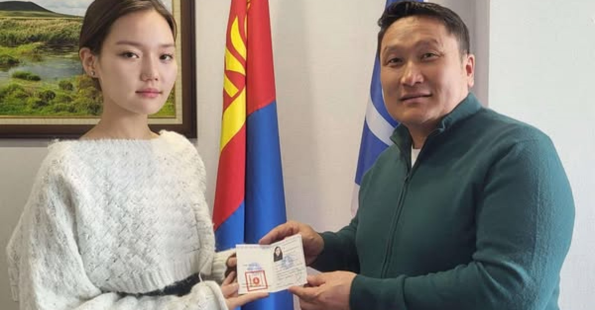 Хуульч, өмгөөлөгч агсан Г.Батбаярын охин Б.Ариунзаяа АН-д гишүүнээр элсчээ · Dorgio.mn