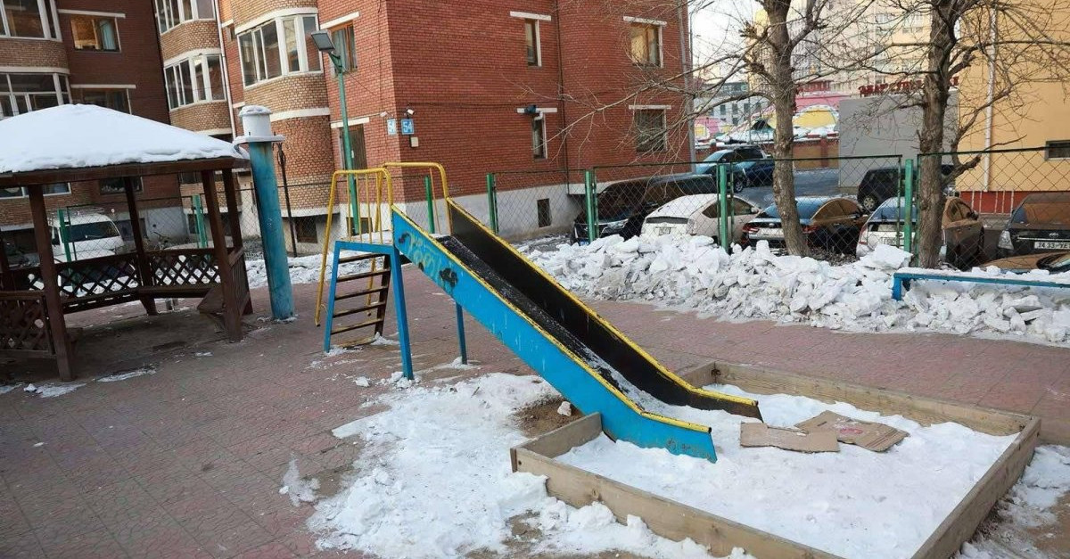 380 жилийн түүхтэй хотод охид тоглох талбайгүй · Dorgio.mn