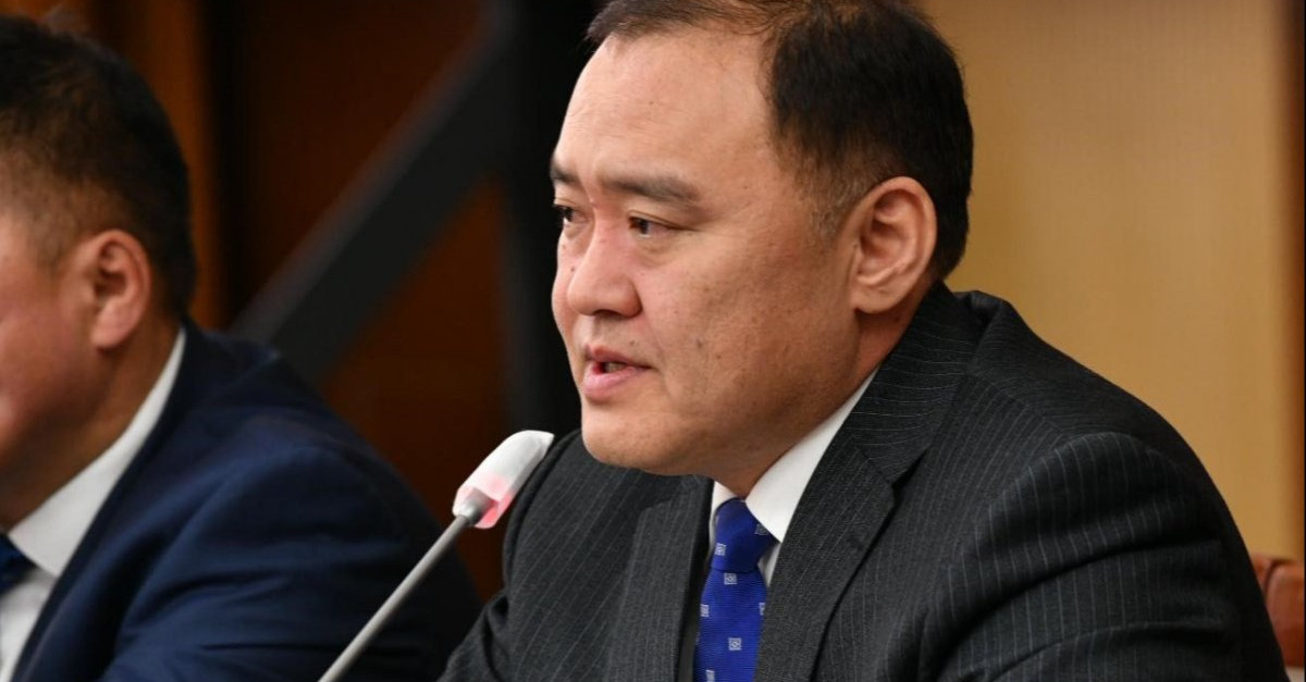 Л.Гантөмөр: Иргэд орлогынхоо 80 хувийг зээлд төлөөд 20 хувиар нь амьдарч байна · Dorgio.mn