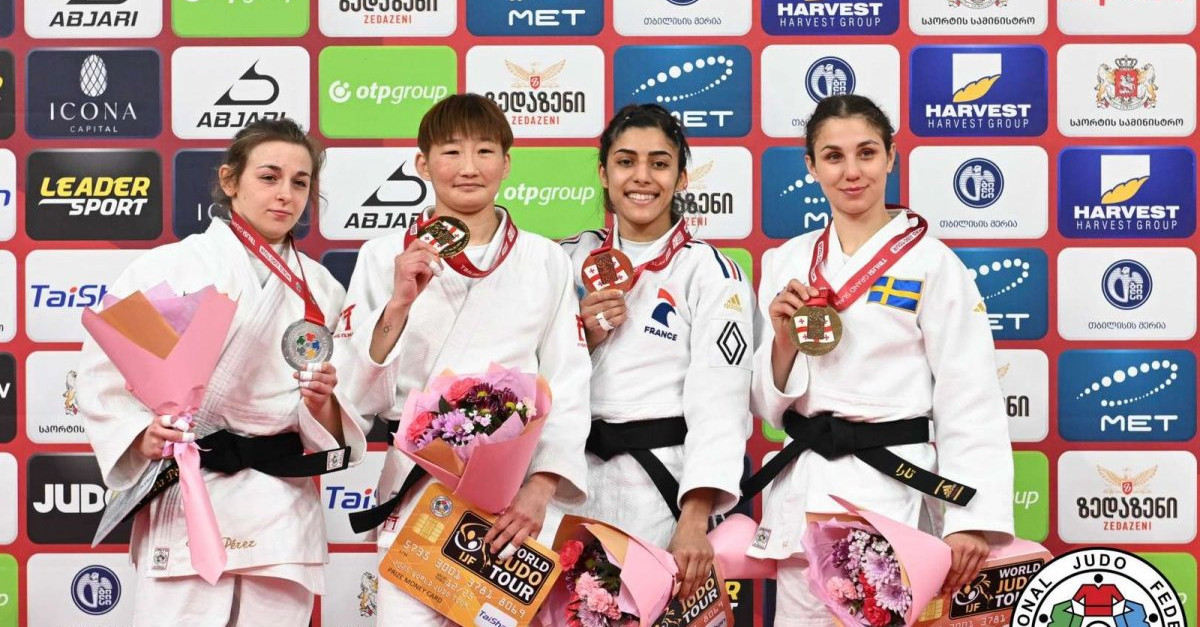 Тбилисийн Их Дуулгаас Г.Наранцэцэг алтан медаль хүртлээ · Dorgio.mn