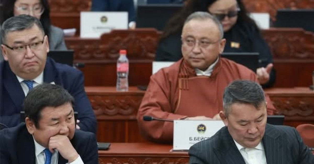 УИХ гишүүн Х.Баттулгын цалинг хасч, хариуцлага тооцно · Dorgio.mn