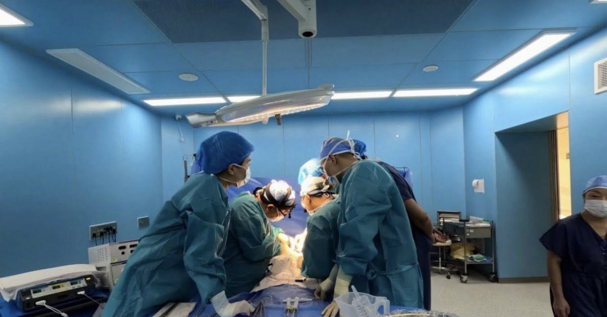 Хоёрдугаар эмнэлэг элэг шилжүүлэн суулгах анхны мэс заслыг амжилттай хийлээ · Dorgio.mn