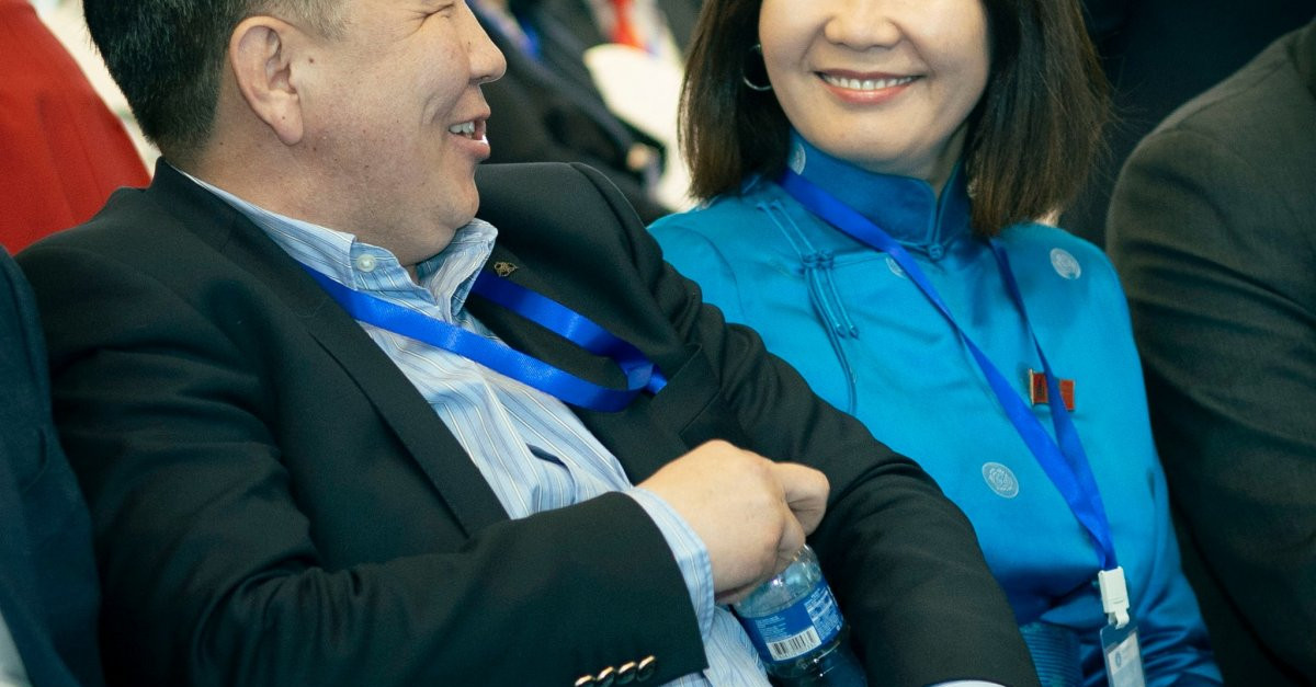 Д.Мөнх-Эрдэнэ: Үнэхээр хамтарсан юм бол "Багануур"-аа АН-д өг. "Дархан", "Хөтөл"-өө өгчих ...