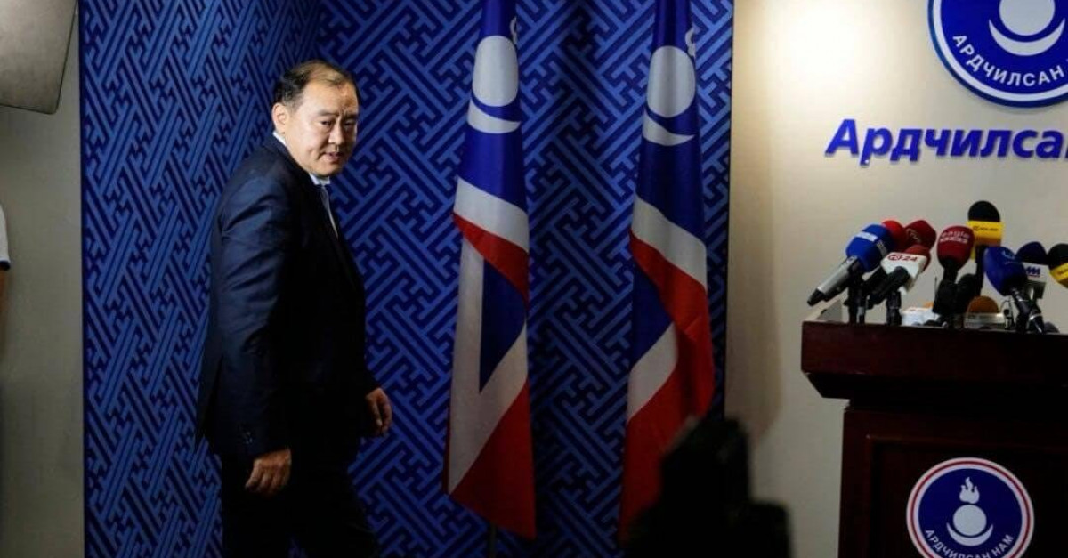 “Лу”-ийн улс төр одоо л эхэлж байна · Dorgio.mn