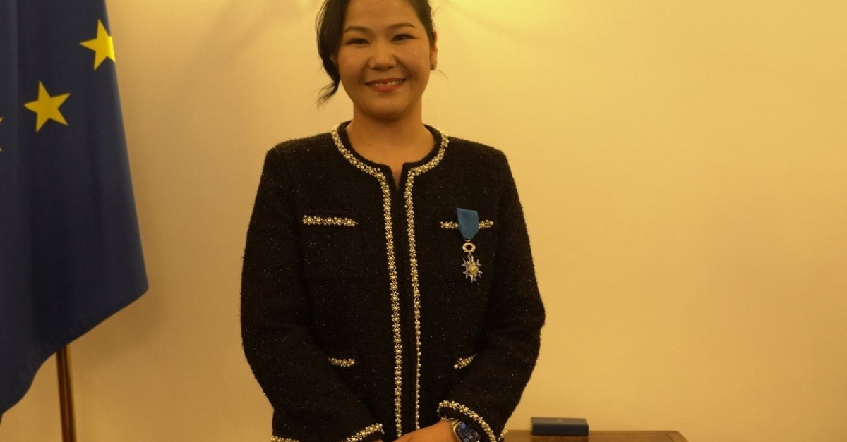 Н. Чимгүүндарь Францын үндэсний гавьяаны Хүлэгт баатар одон хүртлээ · Dorgio.mn