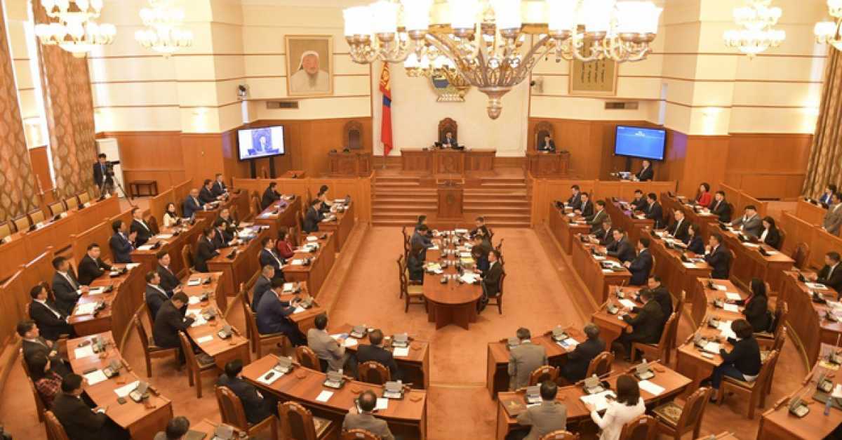 Улс орноо үнэхээр л өөрчилье гэж байгаа бол УИХ-ын сонгуулийг дахин хийсэн нь дээр · Dorgio.mn