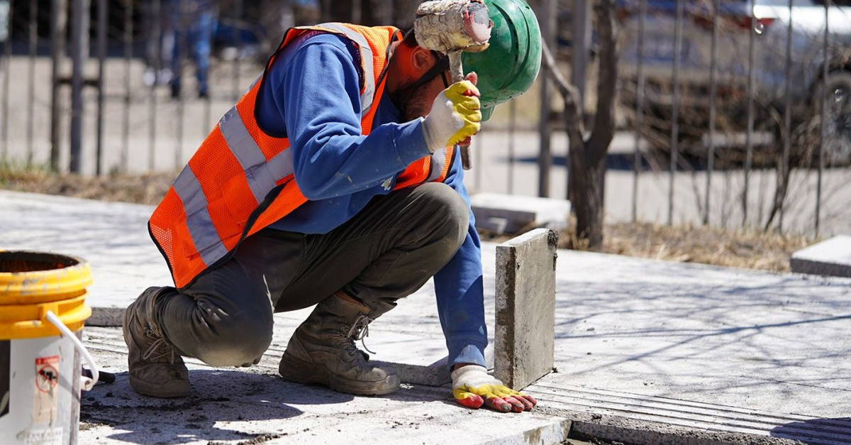 Таван шараас Саппоро хүртэлх явган хүний замыг шинэчлэх ажил наймдугаар сарын 25-нд дуусна ...
