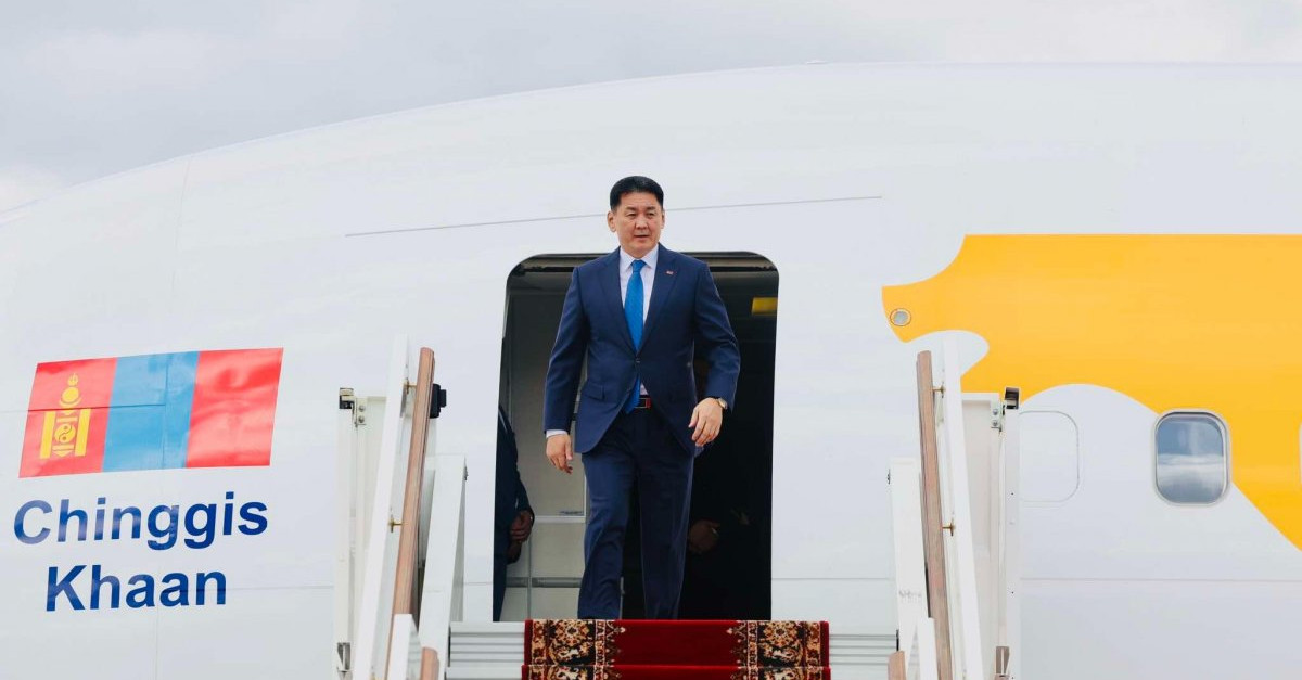 Монгол Улсын Ерөнхийлөгч У.Хүрэлсүх Ялалтын 80 жилийн ойн баярт оролцохоор Москва хотноо ...