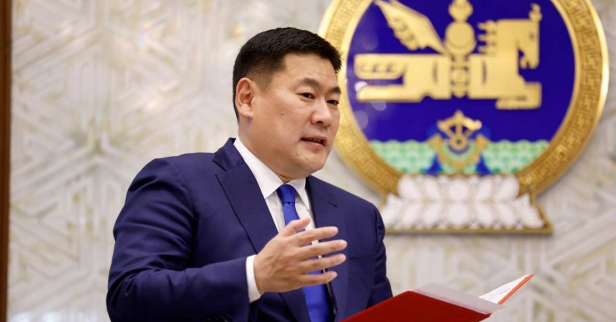 Л.Оюун-Эрдэнийн оронд хэн гэдэг “чих зөөлөн” эрхэм Ерөнхий сайд болох вэ? · Dorgio.mn