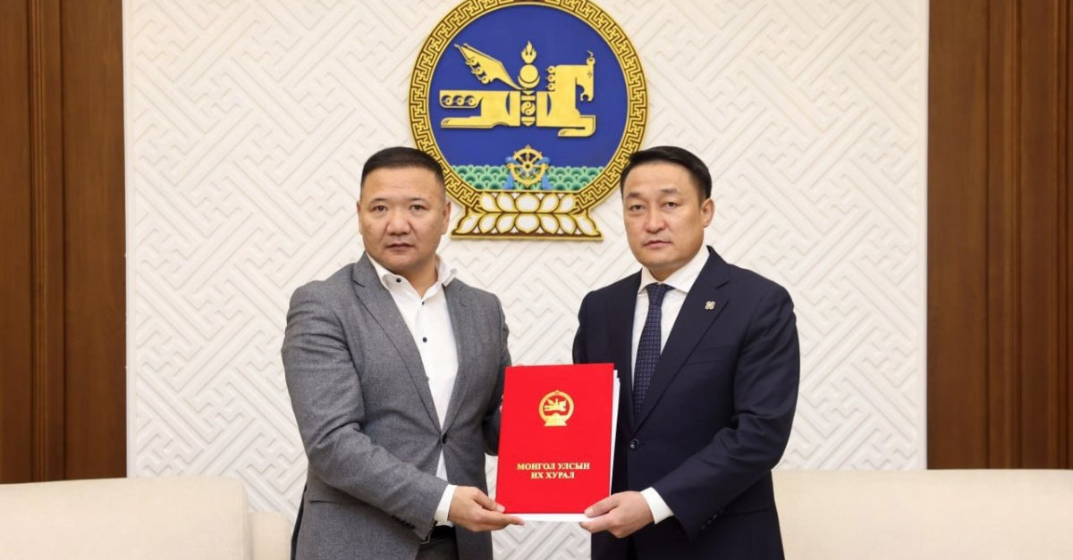 О.Амгаланбаатар: Наадмаар 10 хоног амрах хуулийн төсөл санаачилсан. Амарсан шиг амарч, баярласан ...