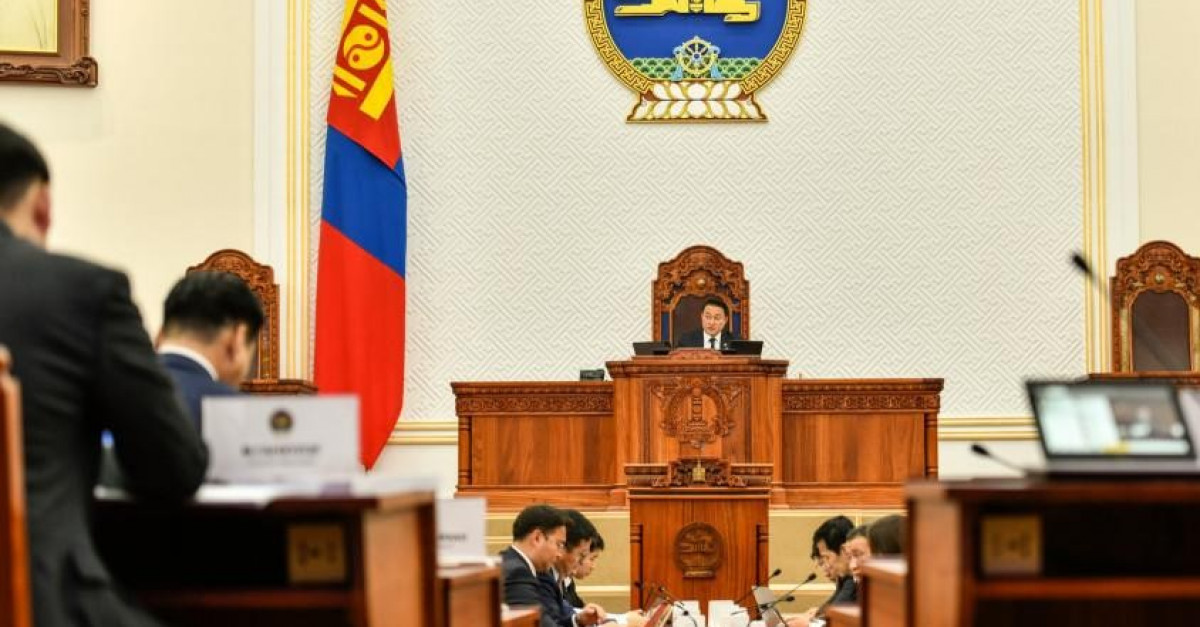 Улсаа самарсан улс төр удах уу, дуусах уу? · Dorgio.mn