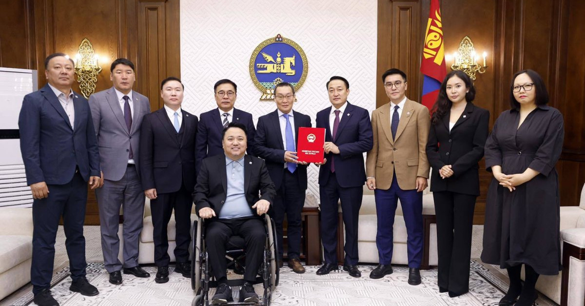 УИХ-ын танхим дахь Ерөнхий сайдын тусгайлсан суудлыг байхгүй болгоно · Dorgio.mn