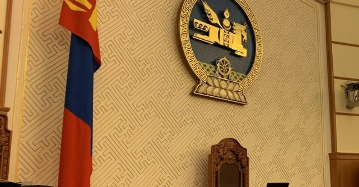 “Хулгай хийж болохгүй”, бас “Сайд бол ял” гэсэн яриатай Засгийн газар ...