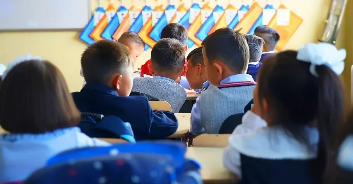 Бага ангийн сурагчид энэ долоо хоногт хичээллээд АМАРНА · Dorgio.mn