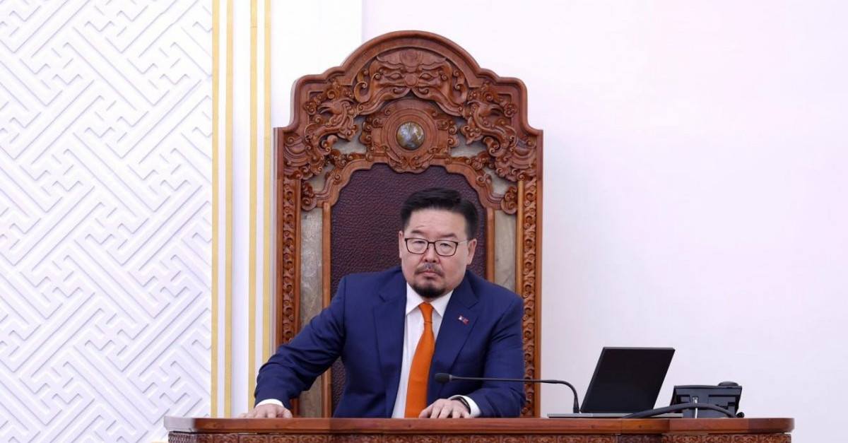 Г.Занданшатар долоон сайдыг улирааж, найман сайдыг шинээр томилох ПРОГНОЗ · Dorgio.mn