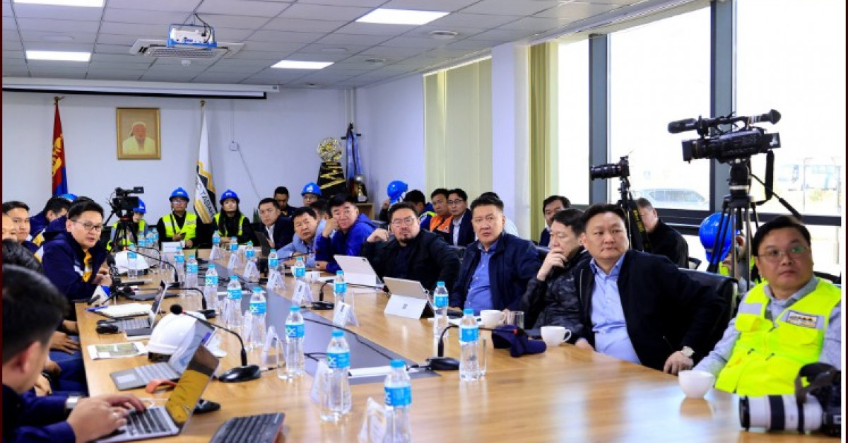 Ерөнхий сайд Г.Занданшатар “Эрдэнэс Тавантолгой” ХК-ийн уурхайд ажиллажээ · Dorgio.mn