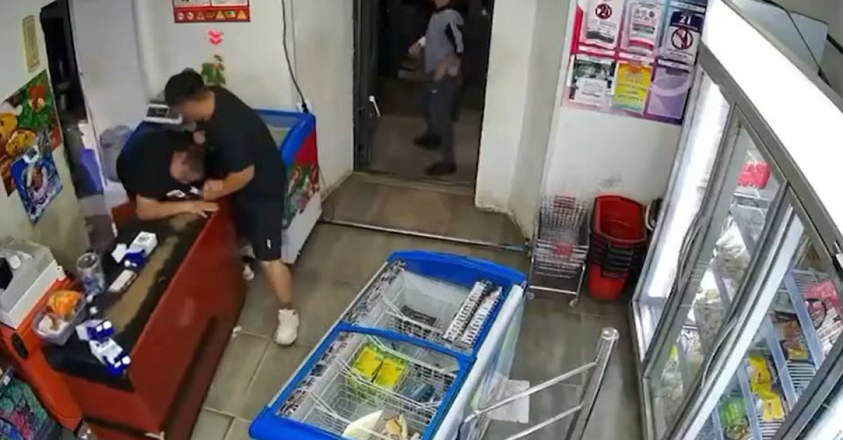 ЦЕГ: Хүнсний дэлгүүрийн худалдагчийн биед халдаж, зодож танхайрсан этгээдийг шалгаж байгаа ...