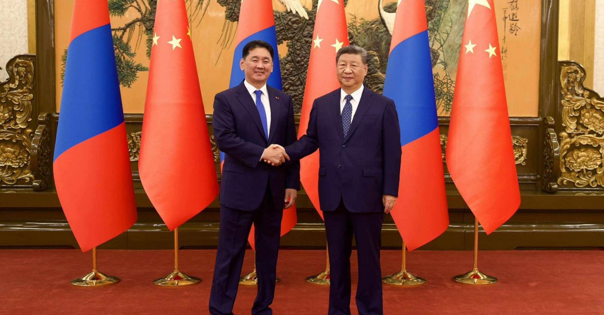 Монгол Улсын Ерөнхийлөгч У.Хүрэлсүх Бүгд Найрамдах Хятад Ард Улсын дарга Ши Жиньпинтэй уулзлаа ...