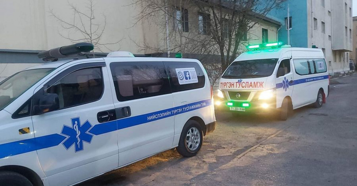 Түргэн тусламж, гал команд, цагдаа, онцгой байдлын байгууллагын автомашинд зам тавьж өгөөд ...