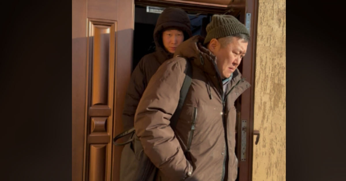 Бусдыг зэрлэгээр зодсон гэх Л.Алтан-Очир нь шүүх хурлаас хоцорсноос үүдэн хойшиллоо · Dorgio.mn